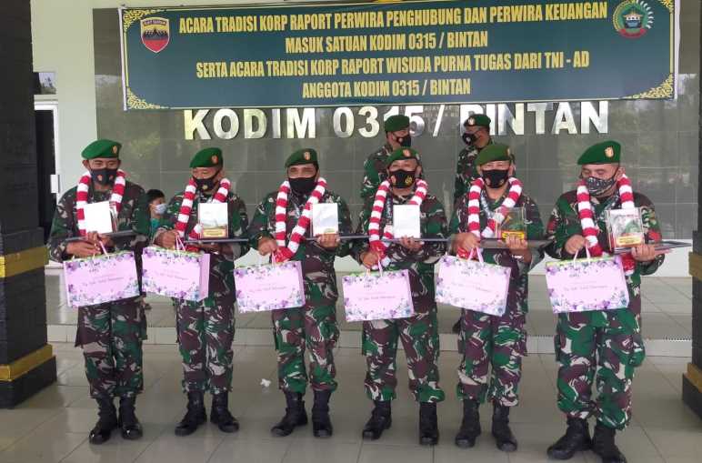 Dandim 0315 Bintan Pimpin Acara Korps Raport Perwira dan Wisuda