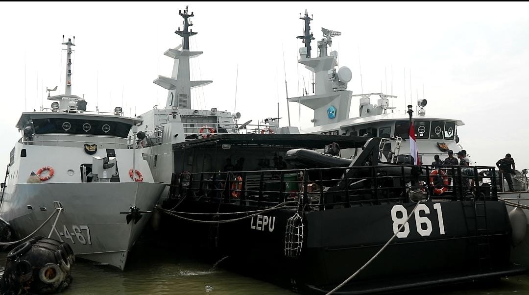 Kecanggihan Teknologi KRI Lepu-861, Evakuasi Korban KLM Alinza III ...