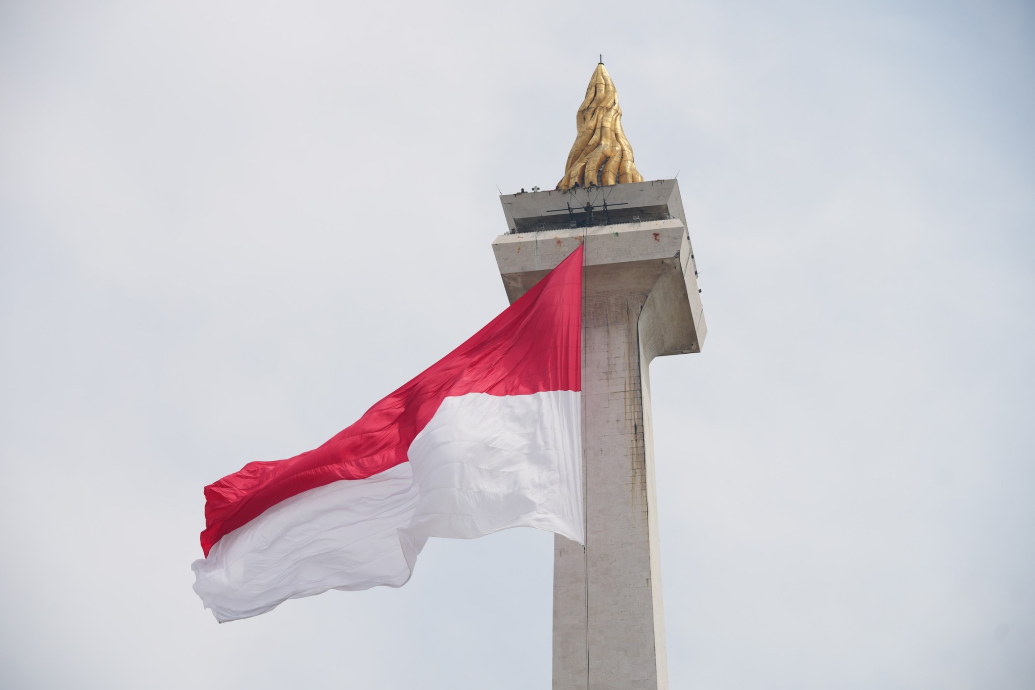 Gladi 3 Oktober, Merah Putih Gagah Berkibar Saat Gladi HUT TNI